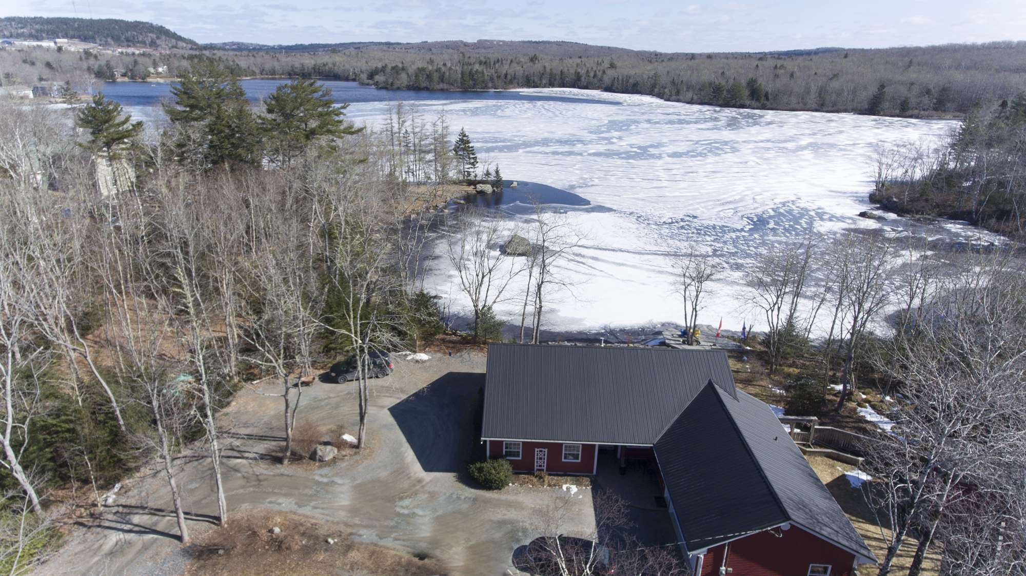 35 Hubley Mill Lake Road, Upper Tantallon, (MLS® 202105176) RE/MAX nova