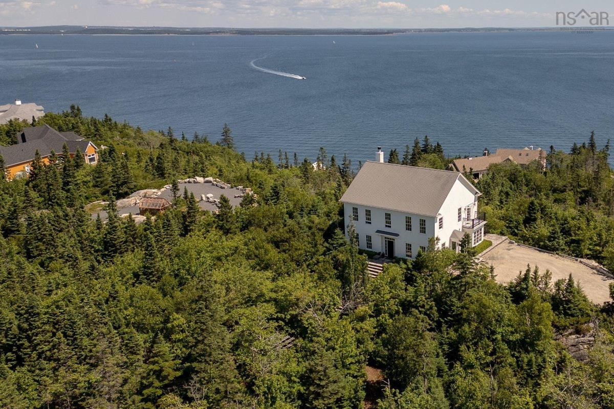 10 & 21 Shipping Lane, Halibut Bay, (MLS® 202522883) REMAX NOVA